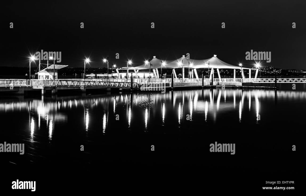 NATIONAL HARBOR, MARYLAND - DECEMBER 2: Pier on the Potomac River at ...