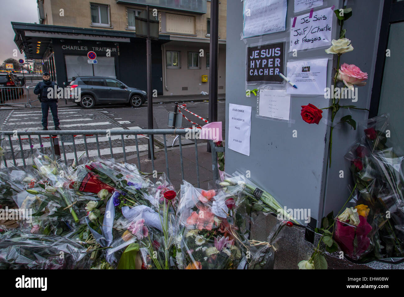 HYPER CACHER SUPERMARKET Stock Photo - Alamy