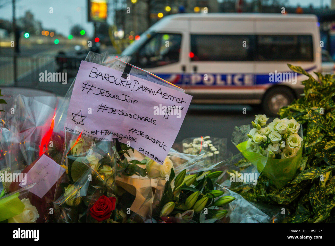 HYPER CACHER SUPERMARKET Stock Photo - Alamy