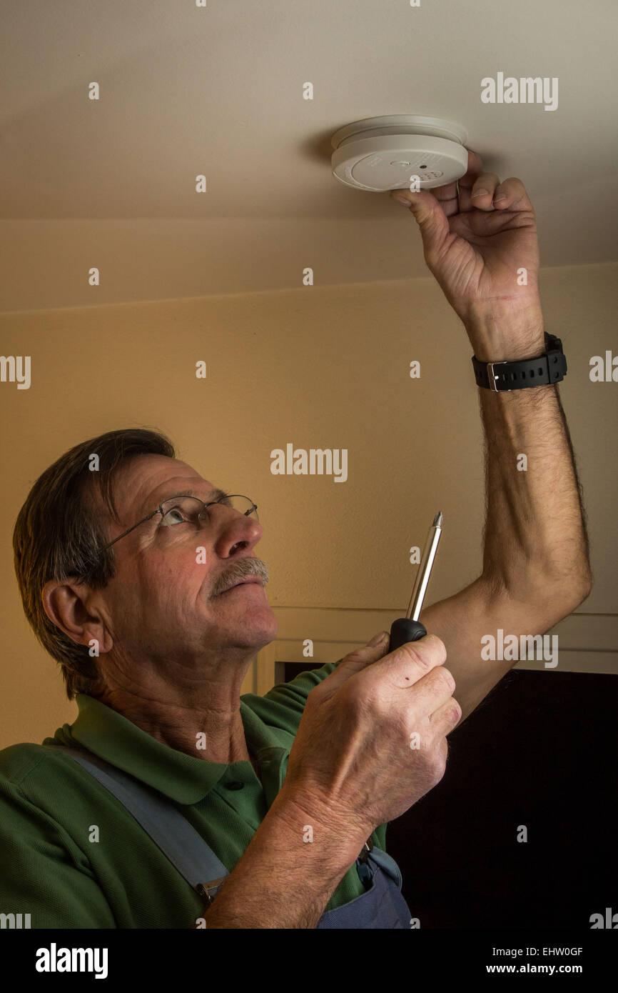 Smoke detector old hi-res stock photography and images - Alamy