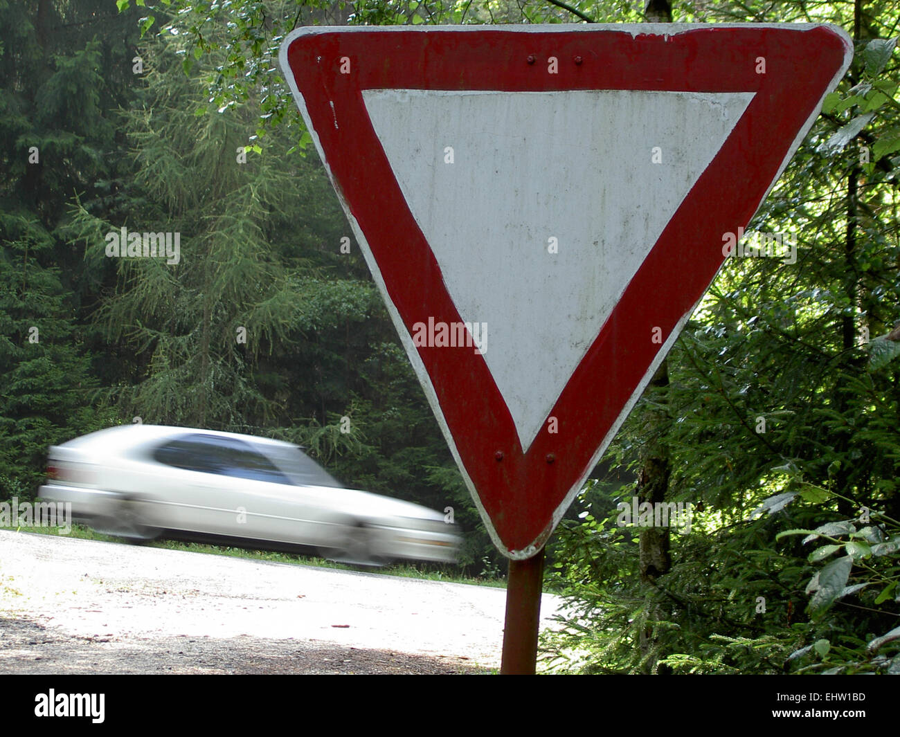 Vorfahrt sign hi-res stock photography and images - Alamy