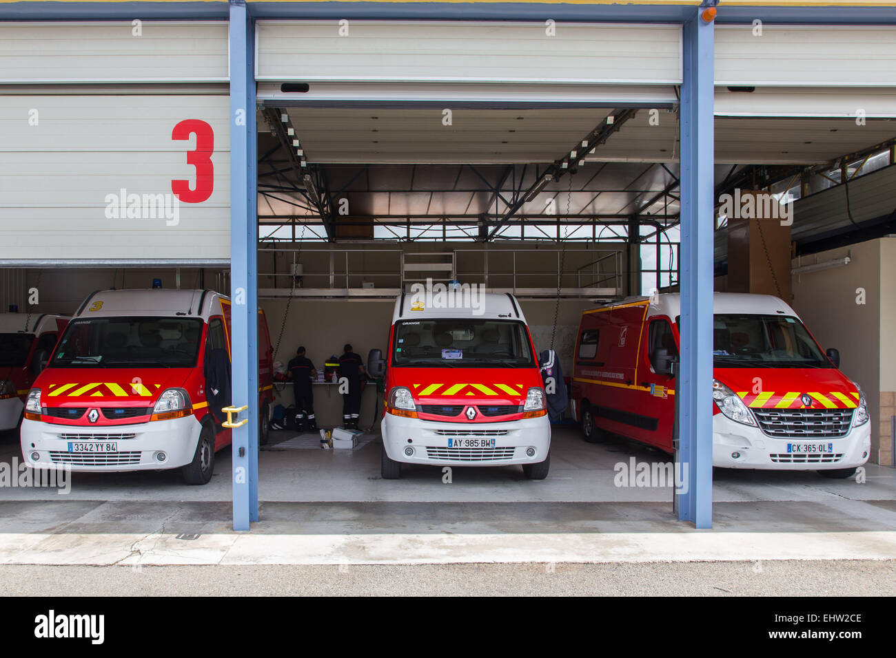 FIREFIGHTERS' AMBULANCE, FIRE DEPARTMENT VEHICLE Stock Photo - Alamy