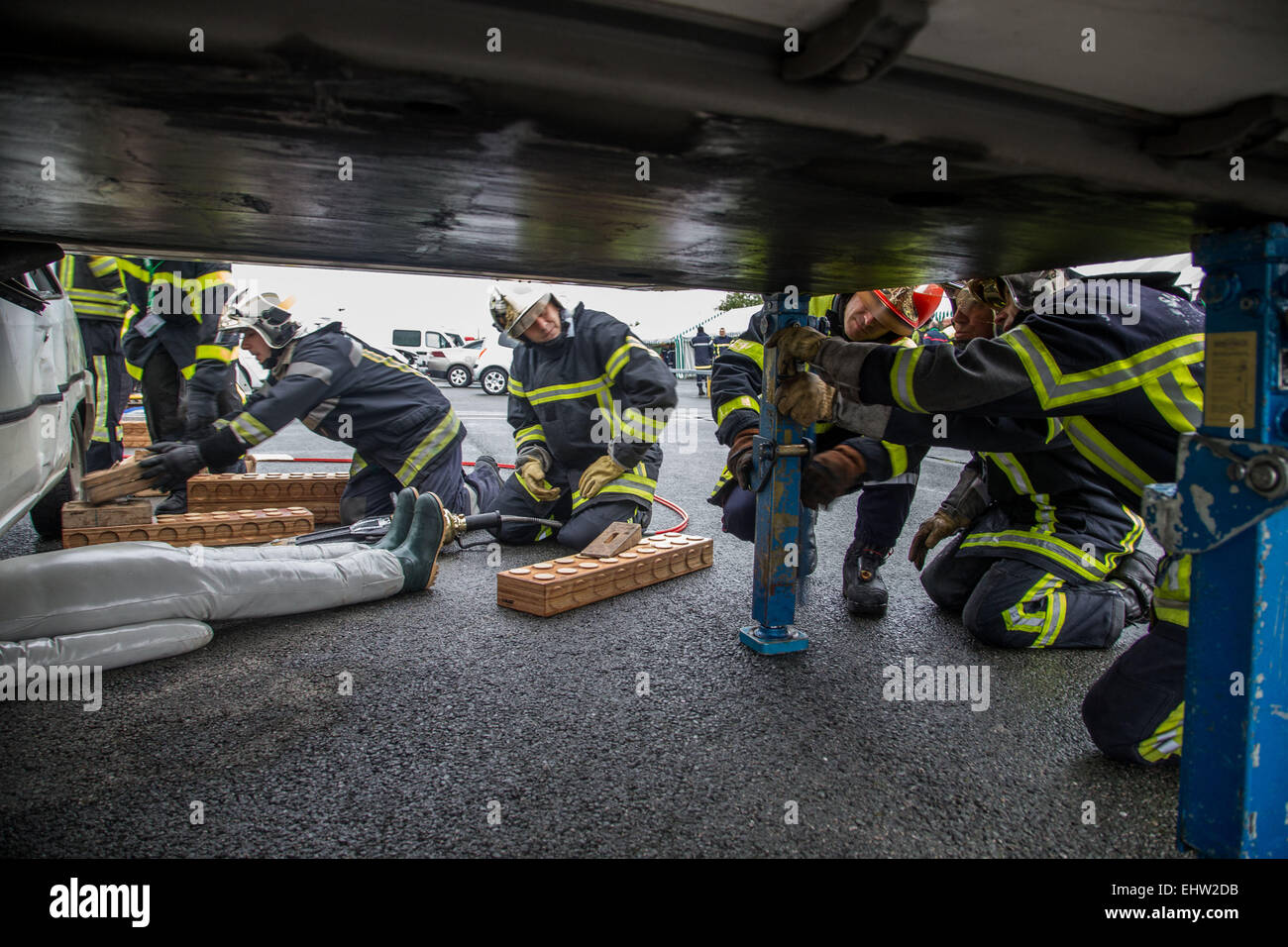 Firefighter training hi-res stock photography and images - Alamy