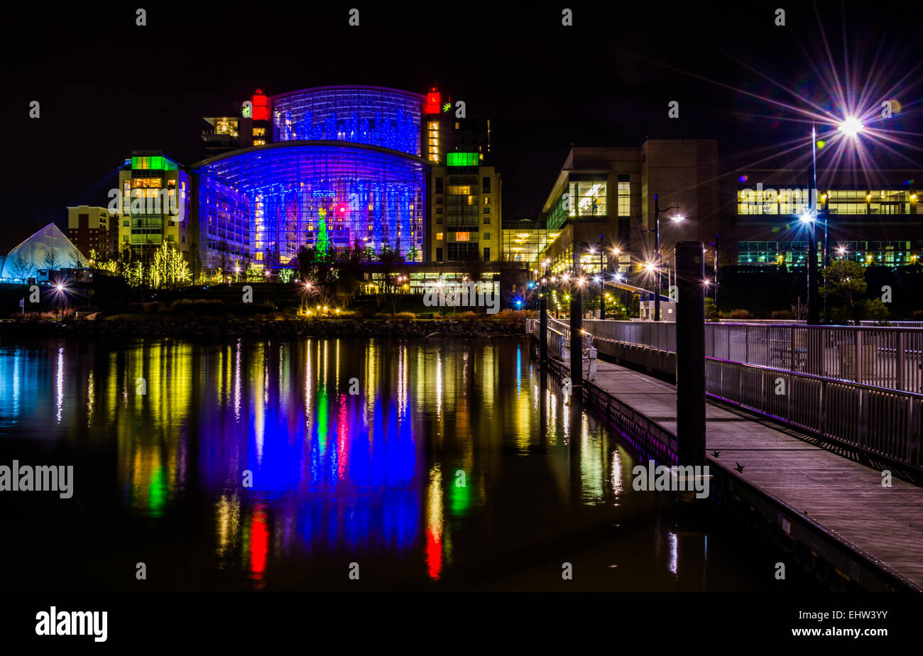 NATIONAL HARBOR, MARYLAND - DECEMBER 2:Pier and the Gaylord National ...