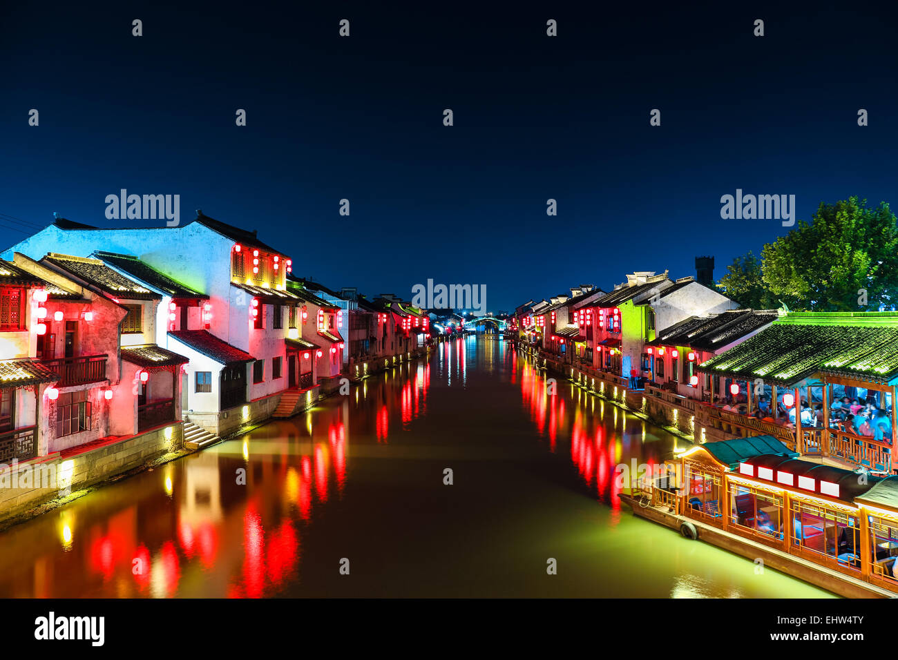 Chinese boat night lantern hi-res stock photography and images - Alamy