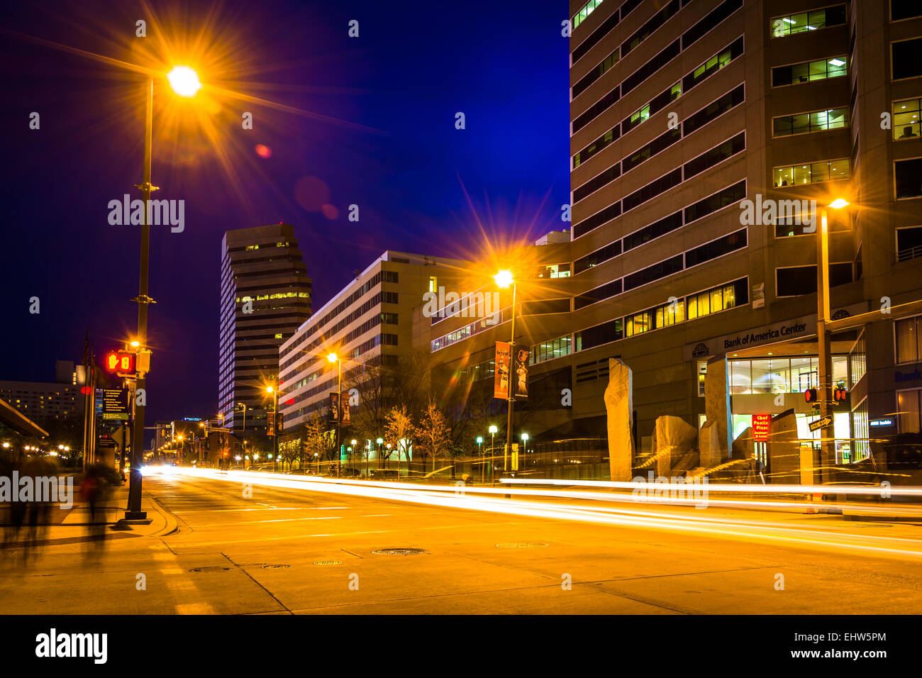 Traffic on Pratt Street at night in Baltimore, Maryland Stock Photo - Alamy