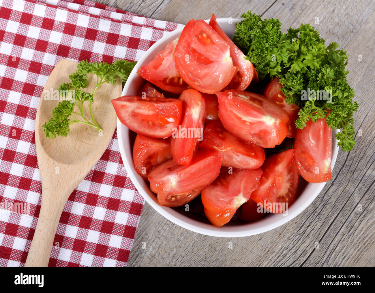 Cutting into quarters hi-res stock photography and images - Alamy
