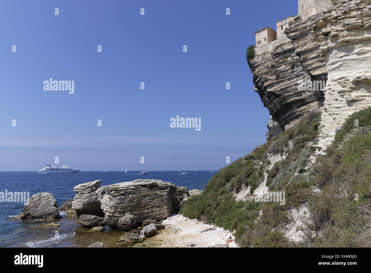 House perched on limestone cliffs, Bonifacio Stock Photo - Alamy