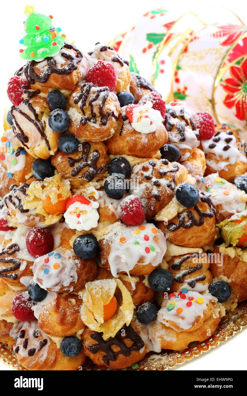 Pyramid cake hi-res stock photography and images - Alamy