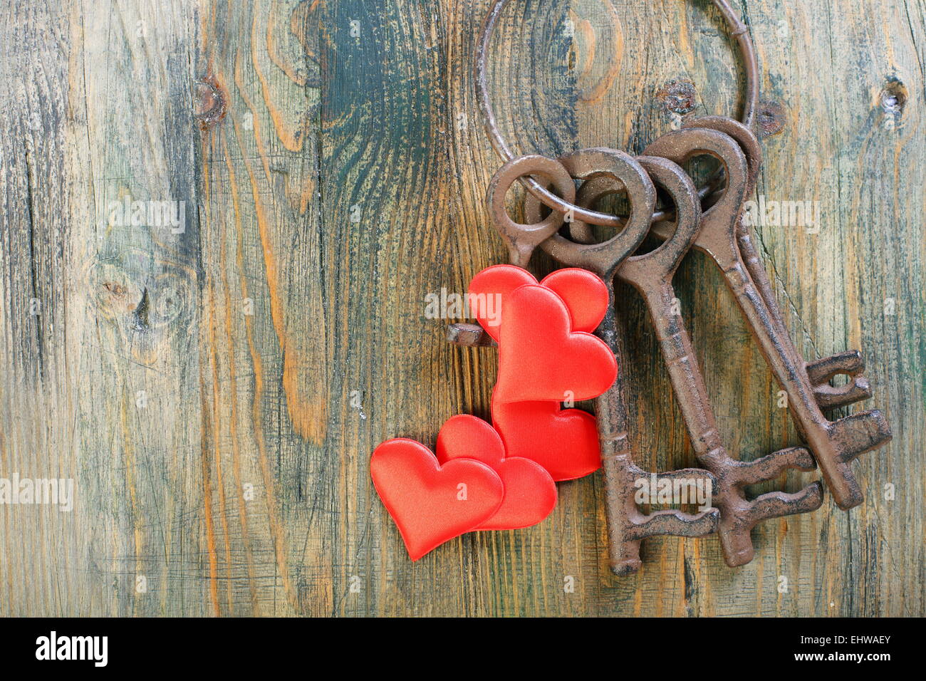 Red heart and a bunch of keys Stock Photo - Alamy