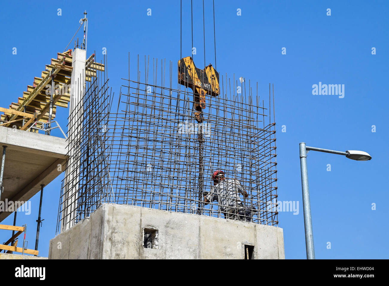 Construction of a new building Stock Photo - Alamy