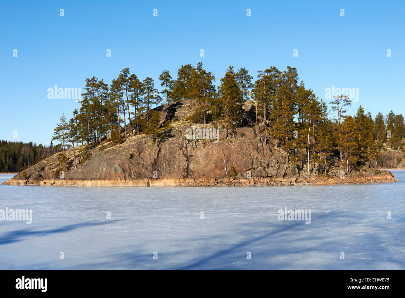 Frozen lake horizontal ice daytime hi-res stock photography and images ...