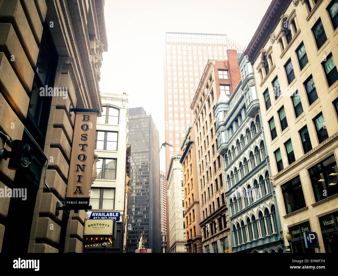 Buildings on state street hi-res stock photography and images - Alamy