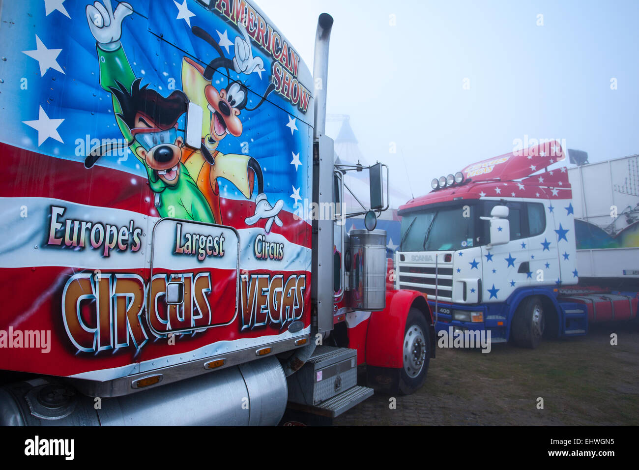 Peterbilt circus truck hi-res stock photography and images - Alamy