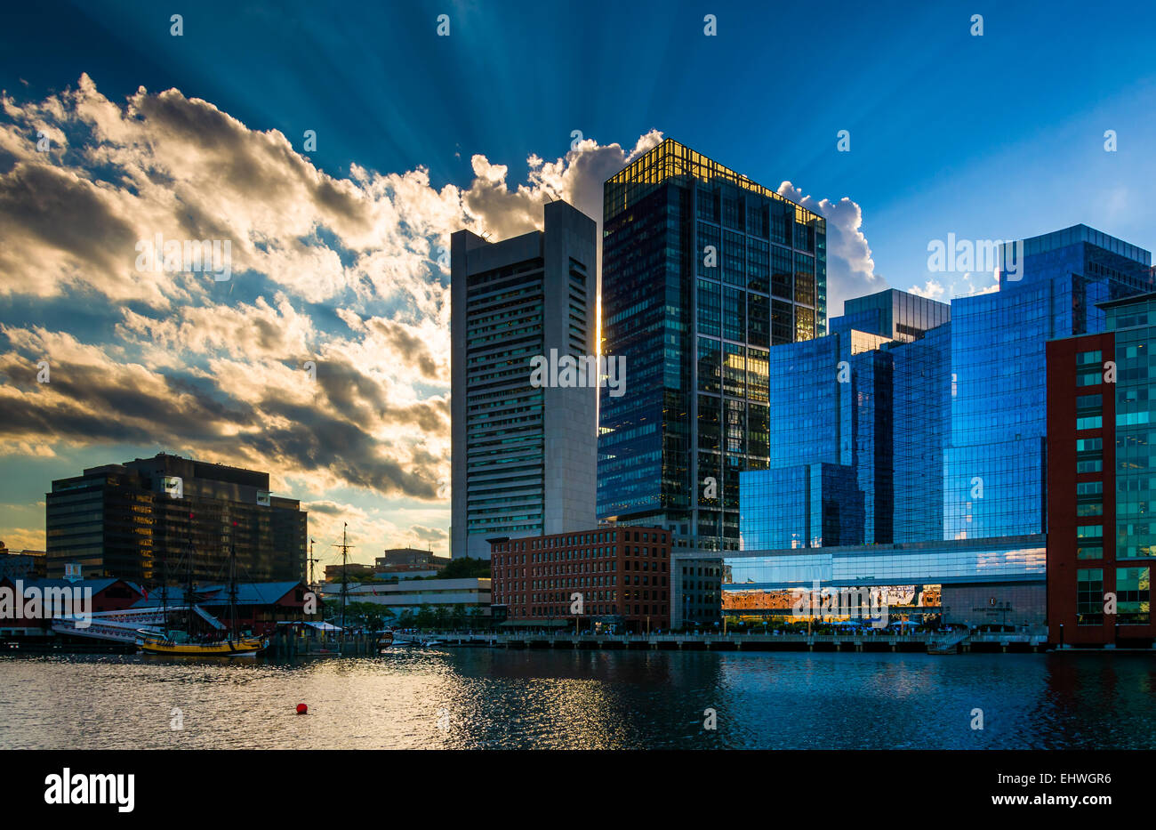 Dramatic sky over buildings and Fort Point Channel in Boston ...
