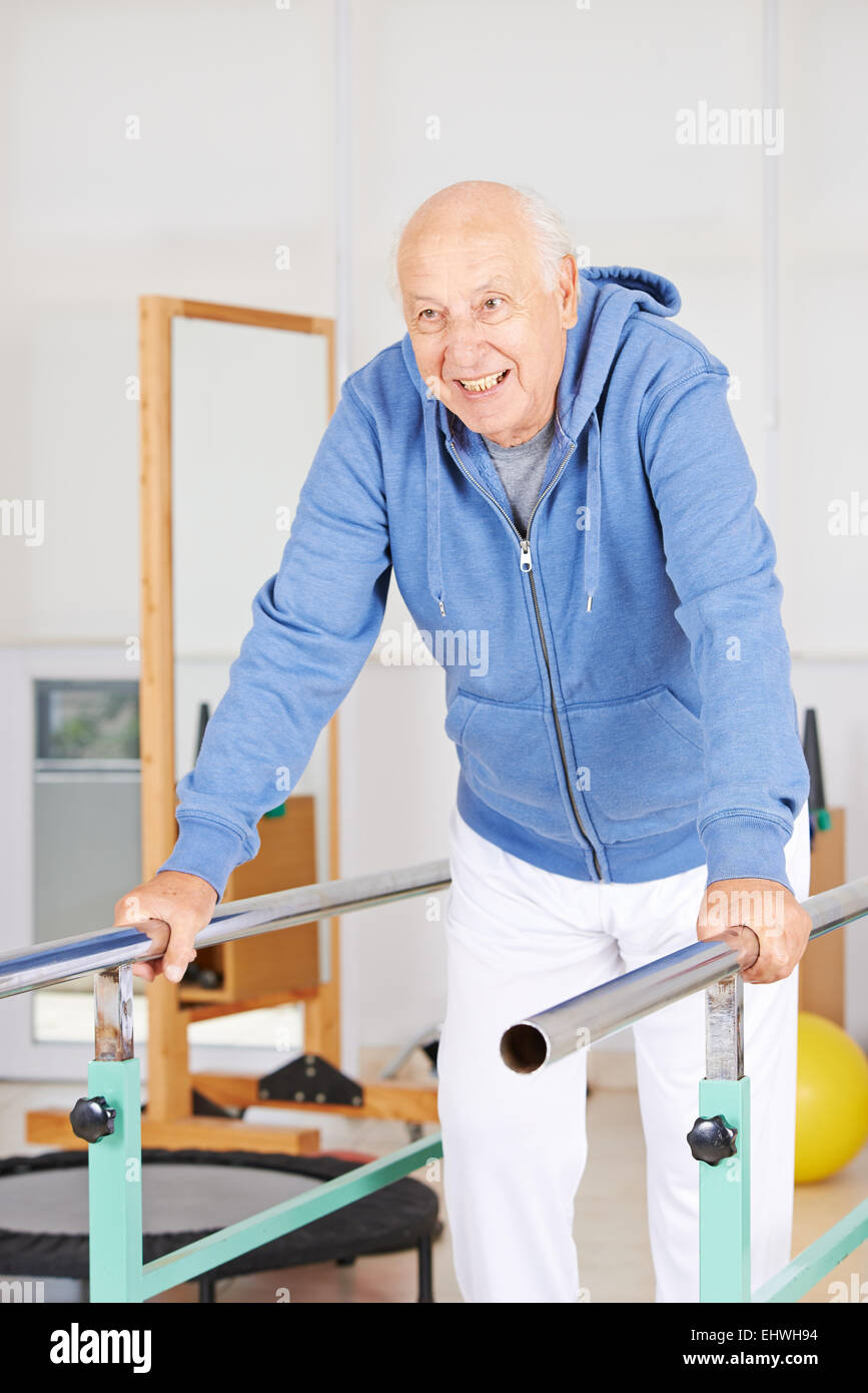 Sports physiotherapy hi-res stock photography and images - Alamy