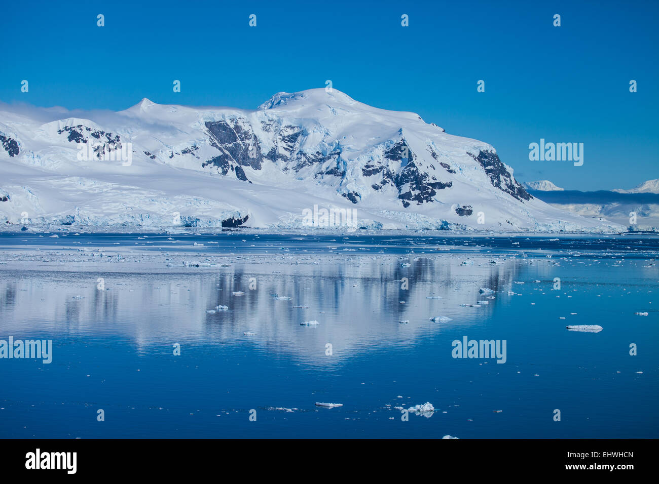 ice burgs in antarctica Stock Photo - Alamy