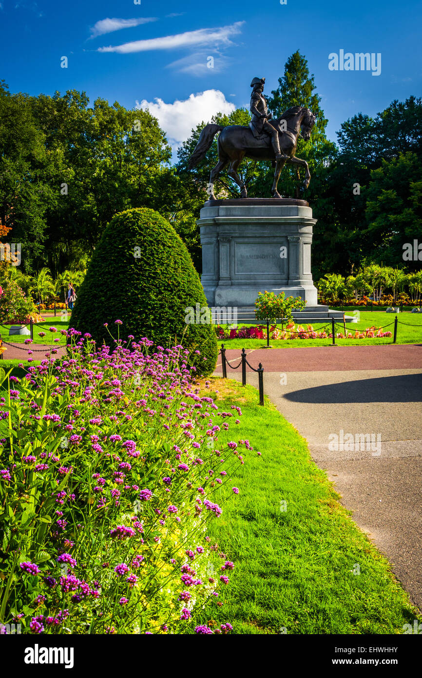 Flowers and statue of George Washington at the Commons in Boston ...