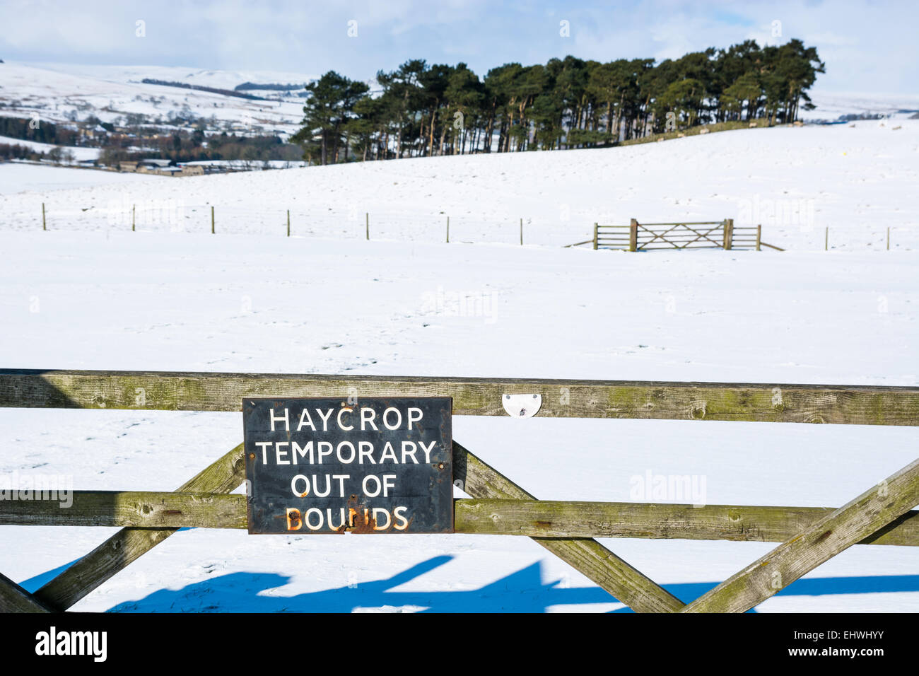 Out of bounds sign hi-res stock photography and images - Alamy