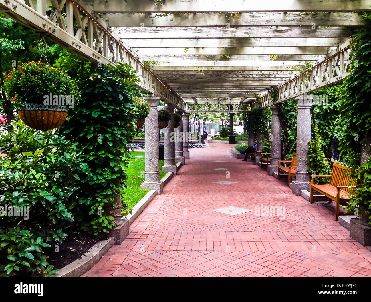 Trellis architecture hi-res stock photography and images - Alamy