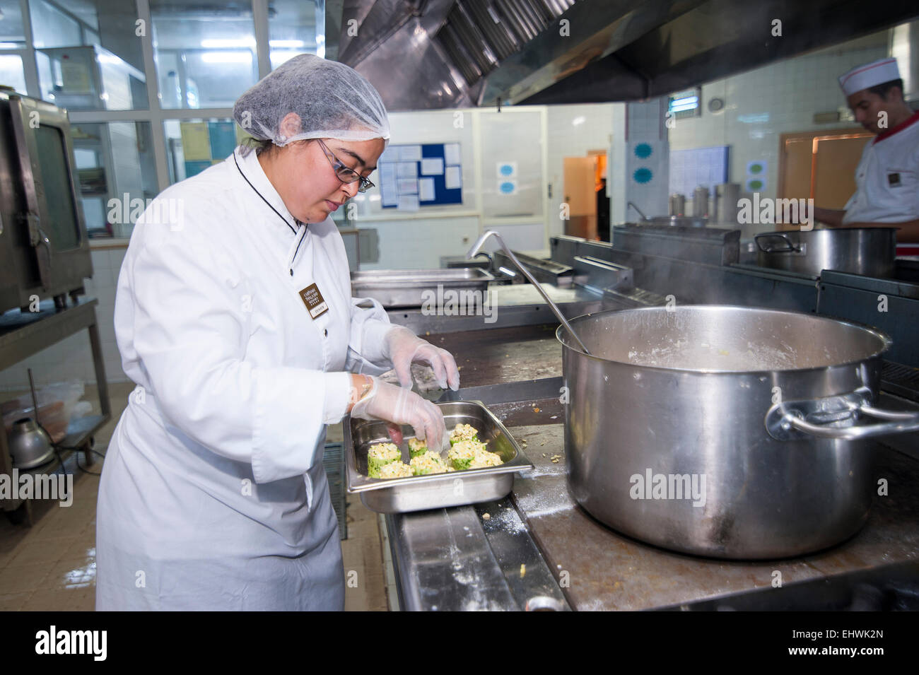 Kitchen cook hi-res stock photography and images - Alamy