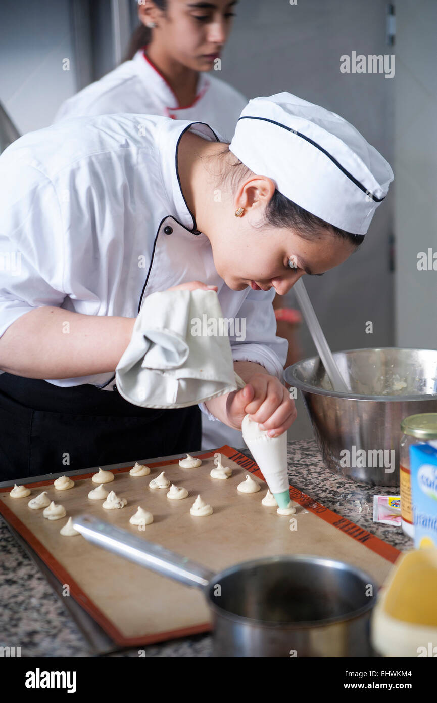 Arabic cooking class hi-res stock photography and images - Alamy