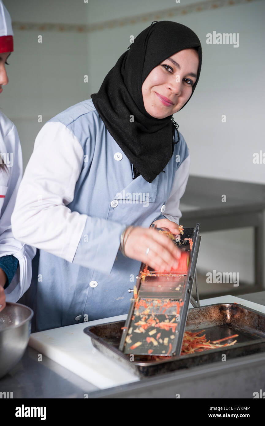 TUNISIA, TUNIS: Students at at Tunis' Tourism School learn cooking ...
