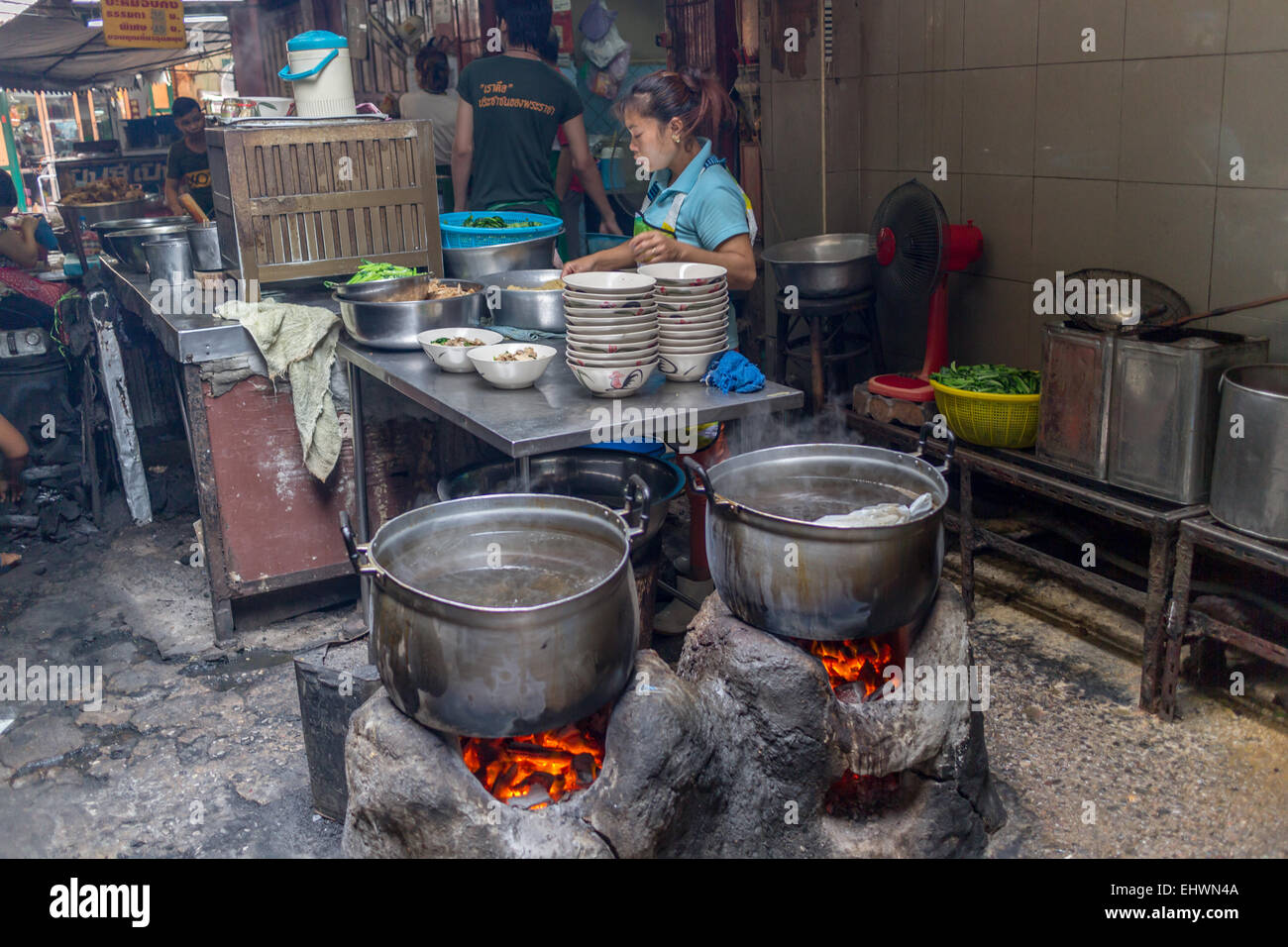 Outdoor kitchen, Chinatown, Bangkok, Thailand Stock Photo - Alamy