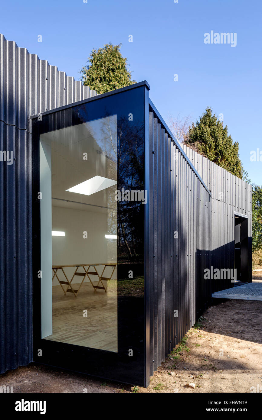 Angular multi angled facade hi-res stock photography and images - Alamy