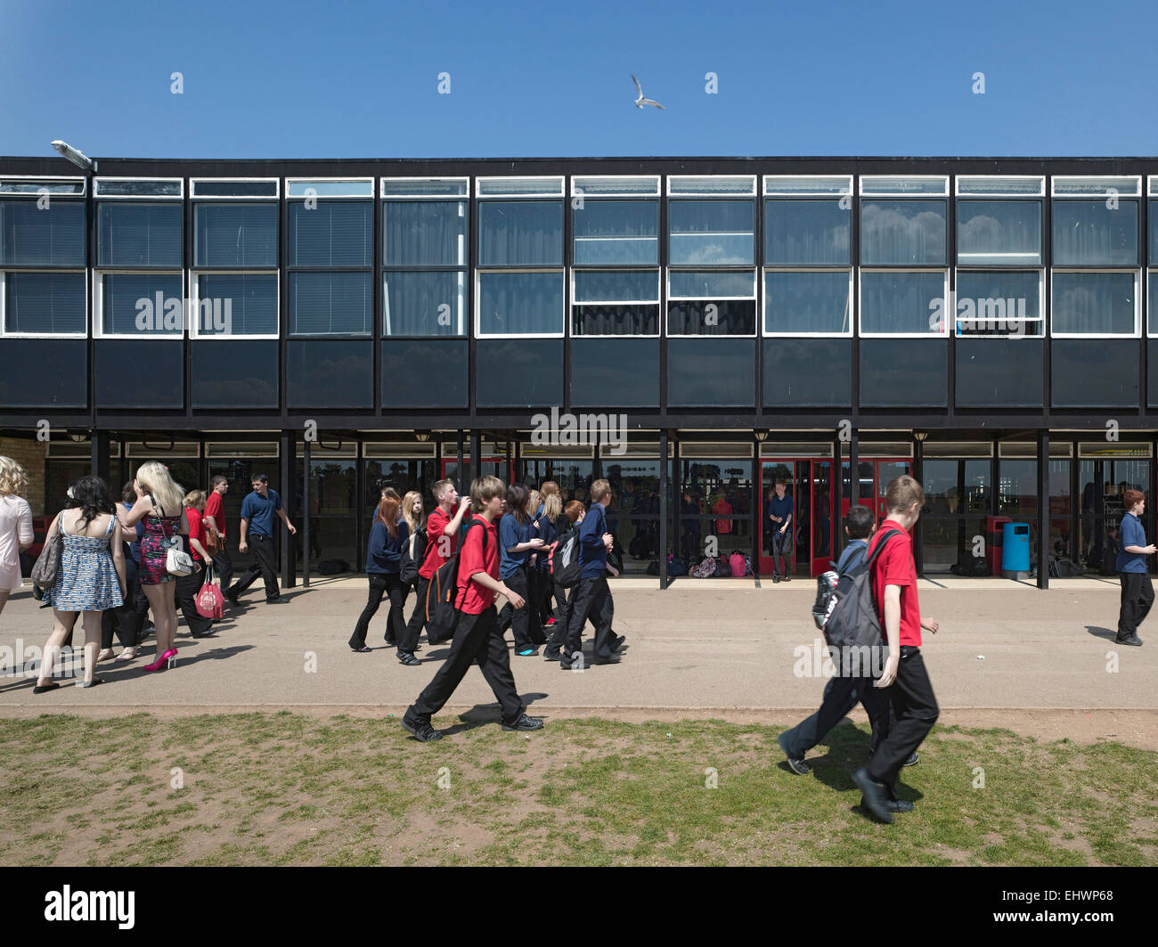 Smithdon High School, Hunstanton, United Kingdom. Architect: Peter and ...