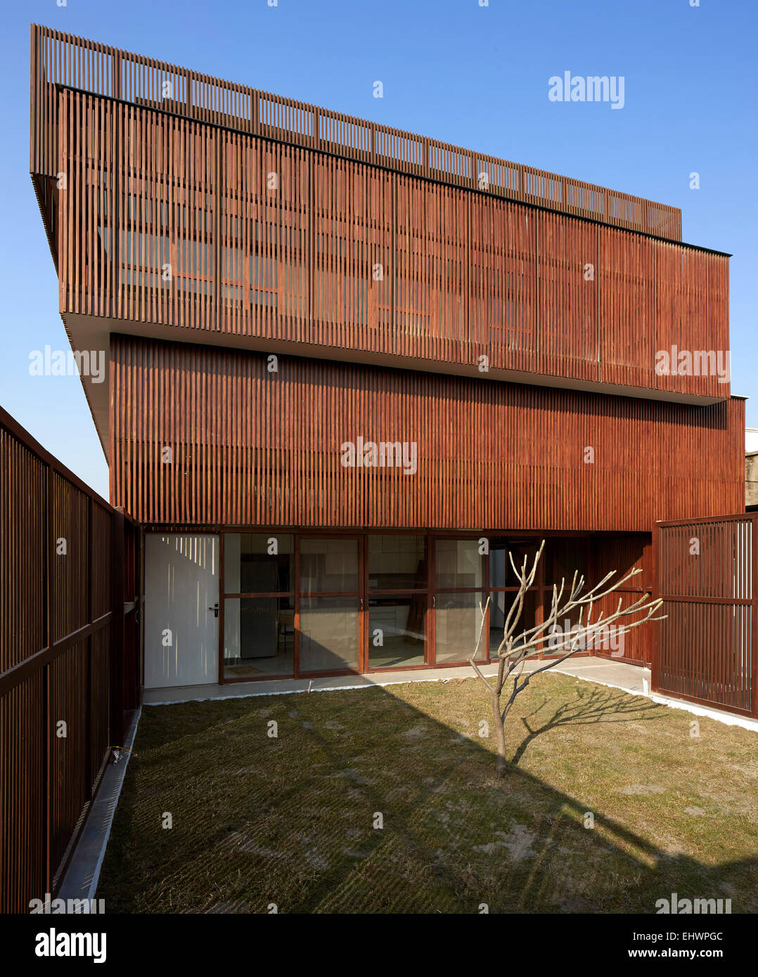 Oblique hi-res stock photography and images - Alamy