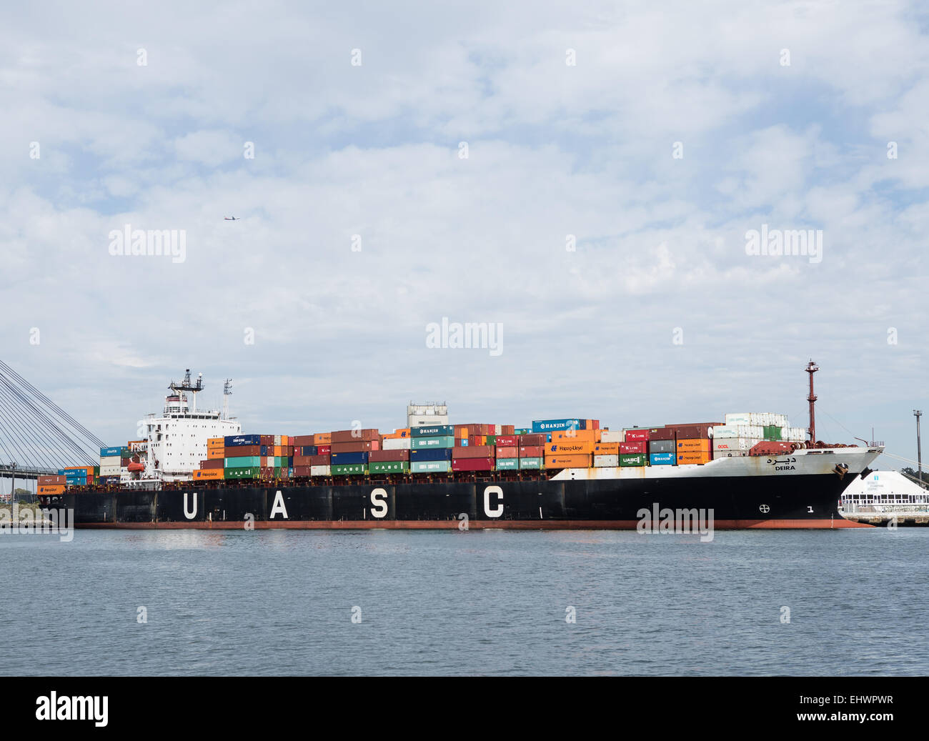 Container terminal sydney hi-res stock photography and images - Alamy