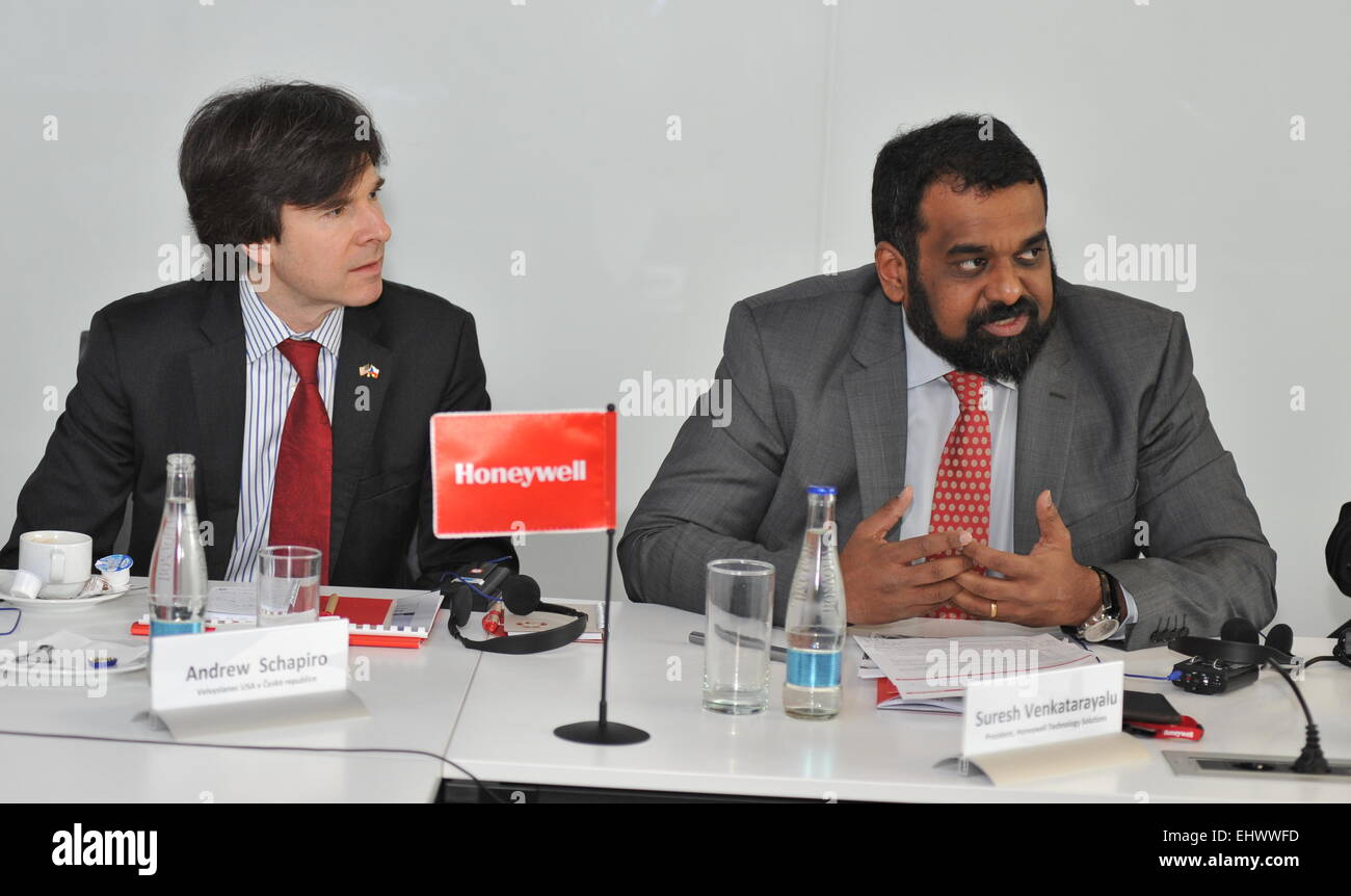 Andrew Schapiro, Suresh Venkatarayalu Stock Photo - Alamy