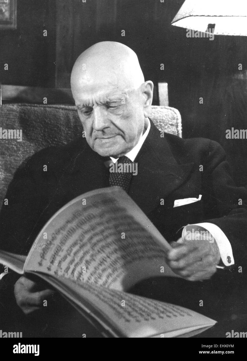 JEAN SIBELIUS (1865-1957) Finnish composer at his Jarvenpaa home in ...