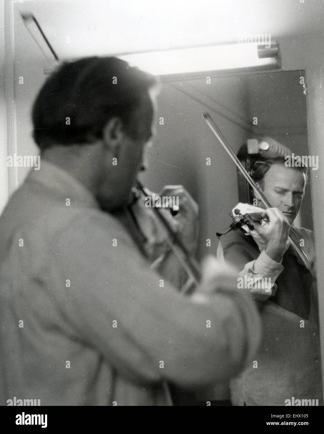 YEHUDI MENUHIN (1916-1999) American violinist about 1955 Stock Photo ...