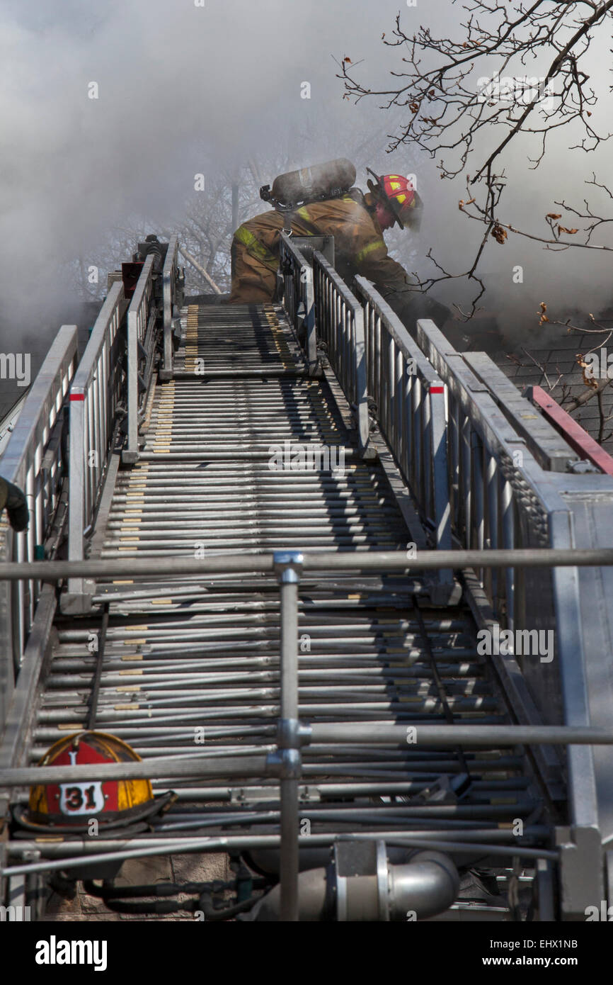 House firefighters burning hi-res stock photography and images - Alamy
