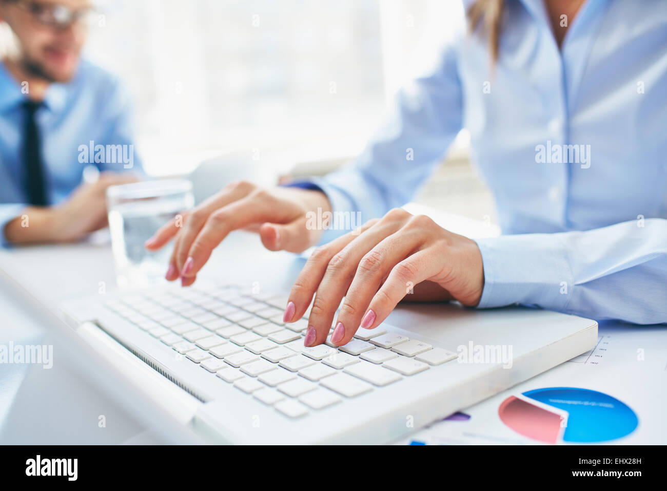 Typing female hands hi-res stock photography and images - Alamy