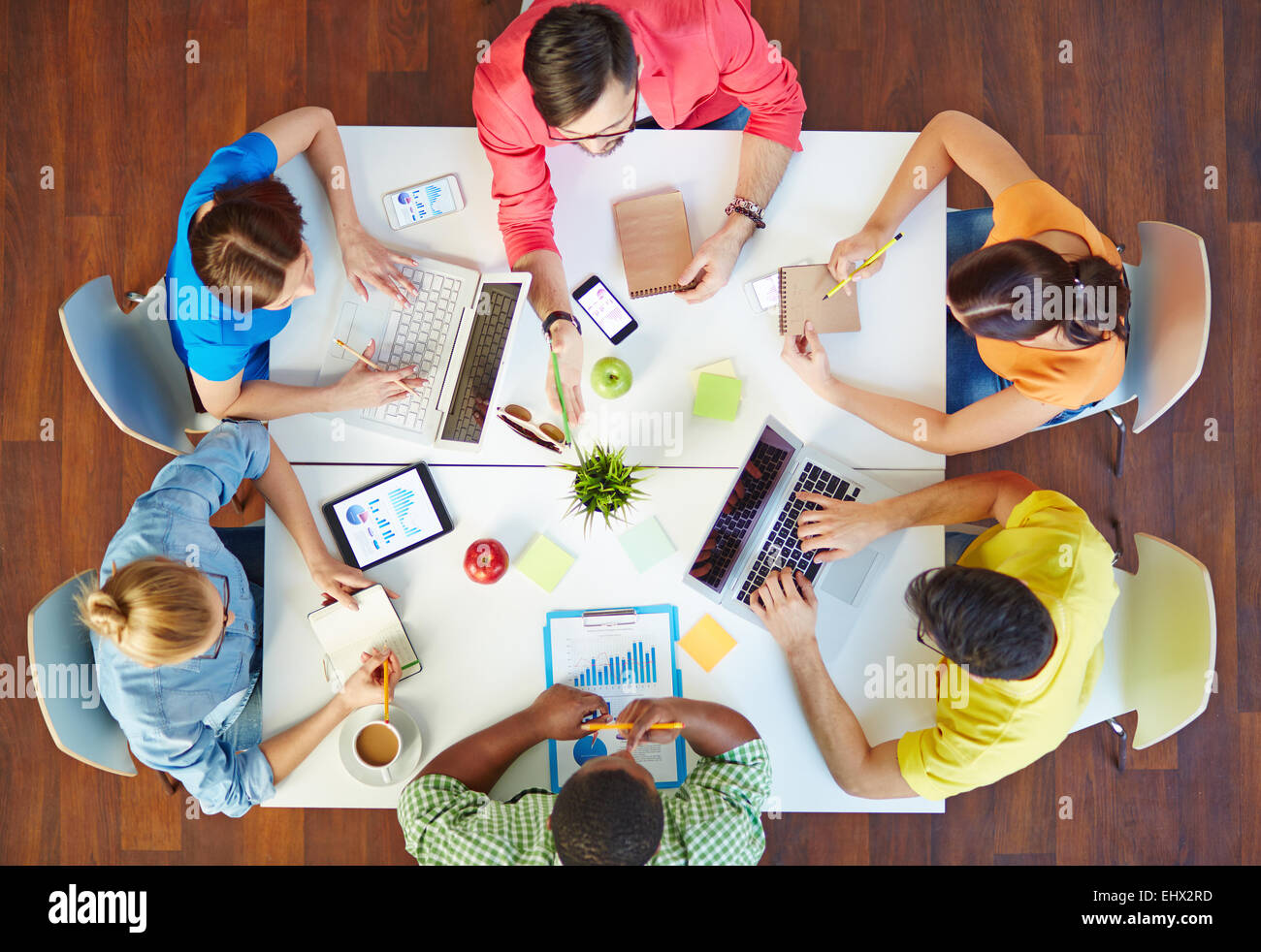 Devices table hi-res stock photography and images - Alamy