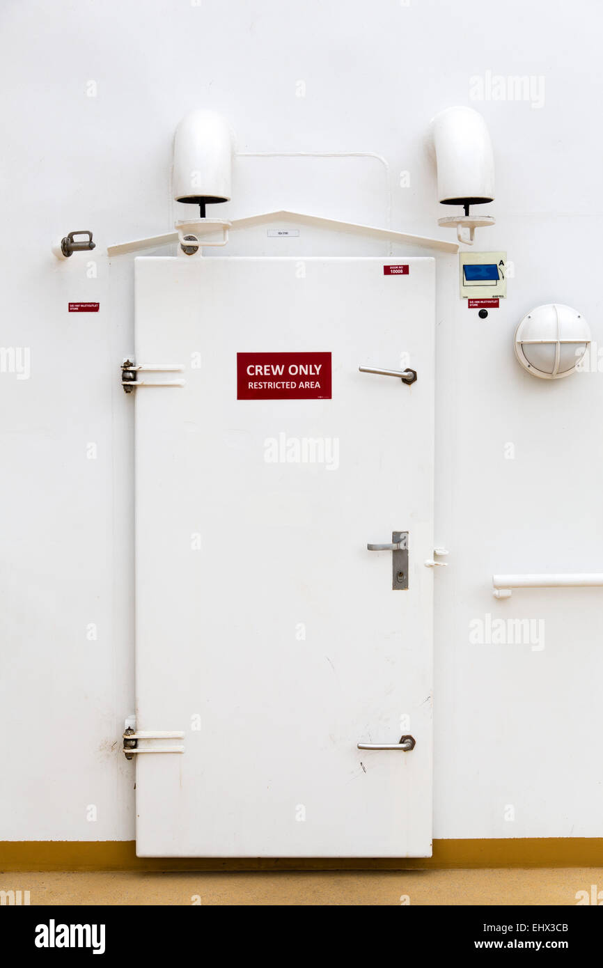 Door crew only sign hi-res stock photography and images - Alamy