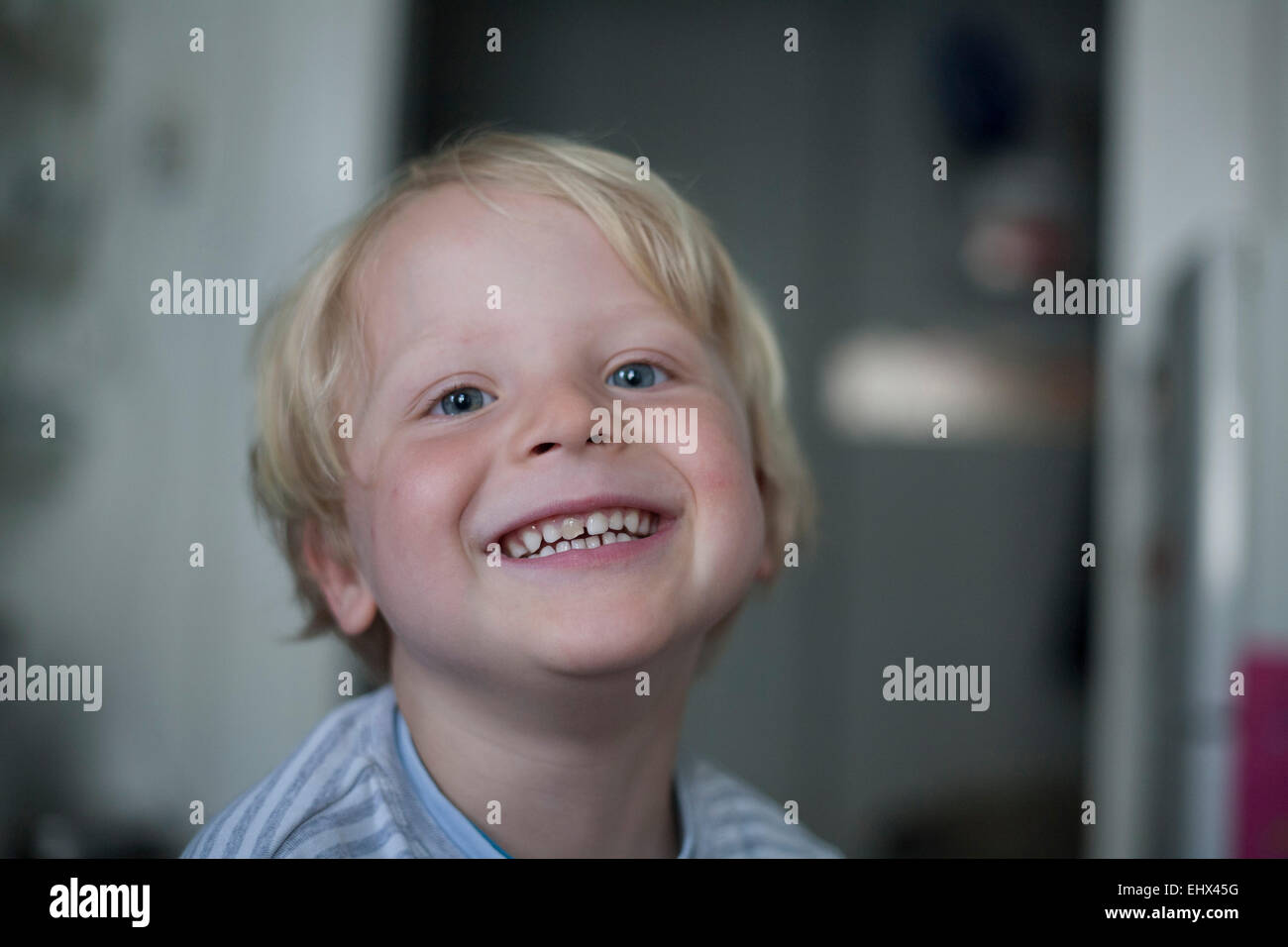 Portrait of smiling little boy Stock Photo - Alamy