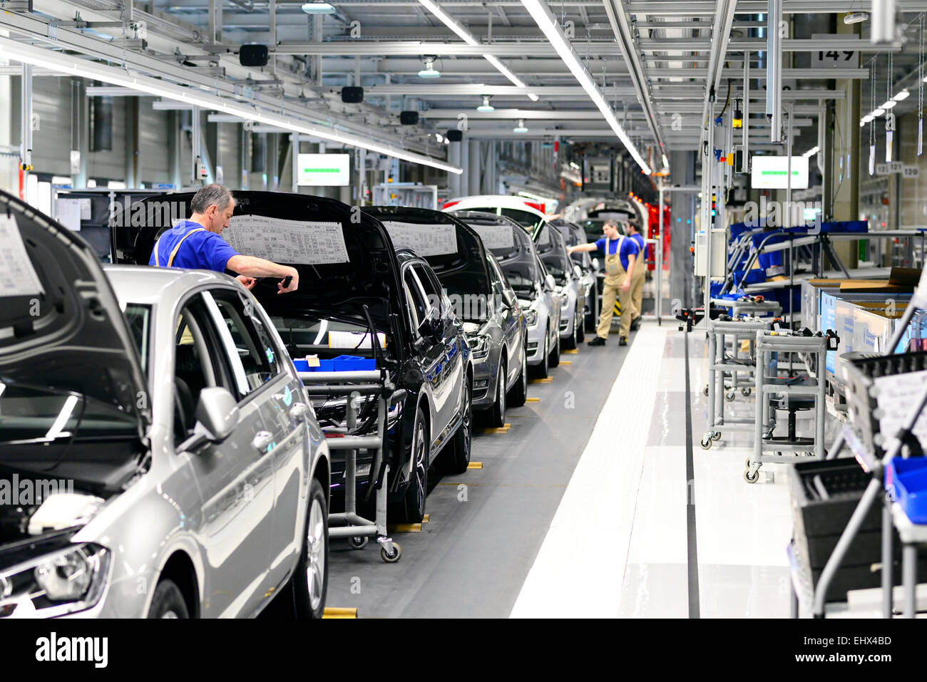 Production of VW cars in a factory Stock Photo - Alamy