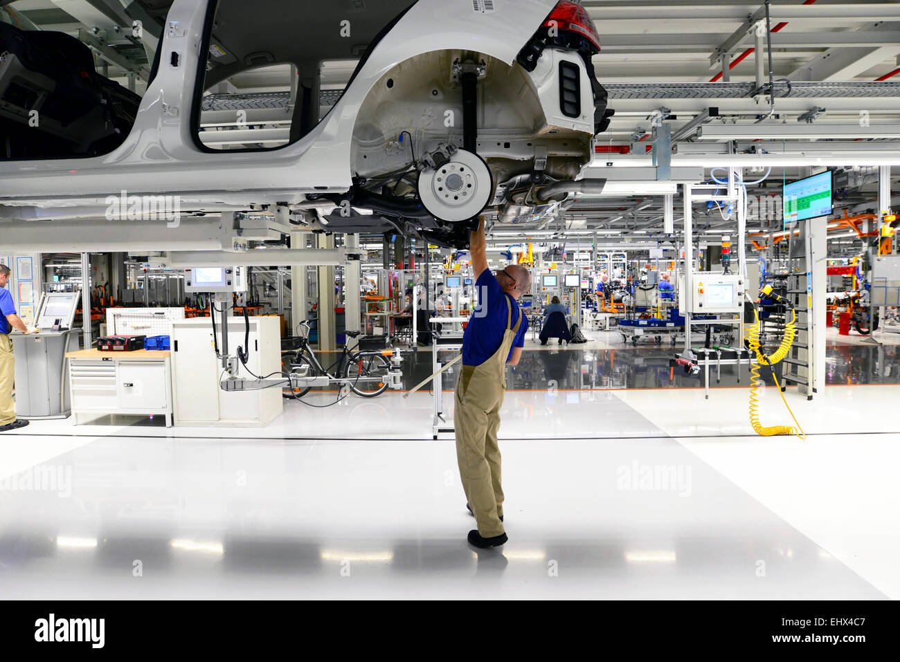 Production of VW cars in a factory Stock Photo - Alamy