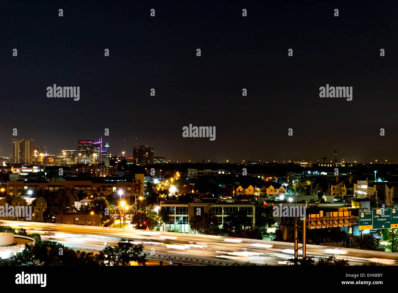 Downtown houston at night hi-res stock photography and images - Alamy
