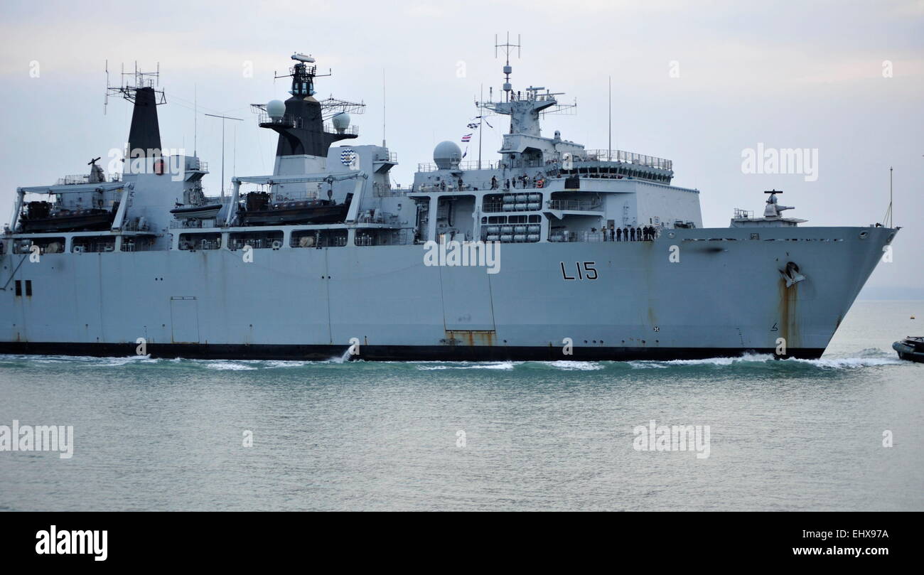 Hms bulwark hi-res stock photography and images - Alamy