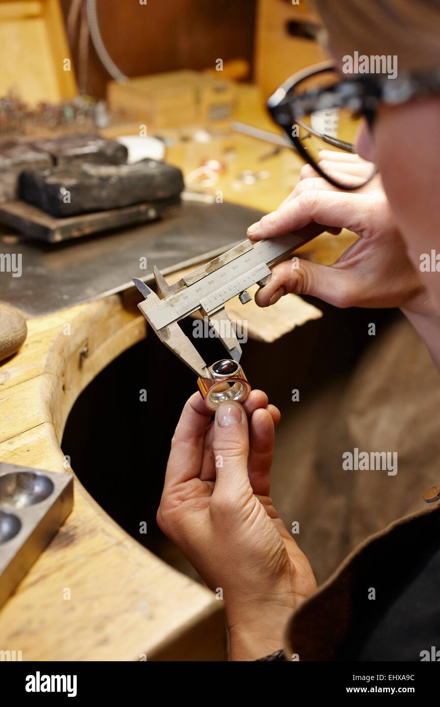 Calipers measuring head hi-res stock photography and images - Alamy