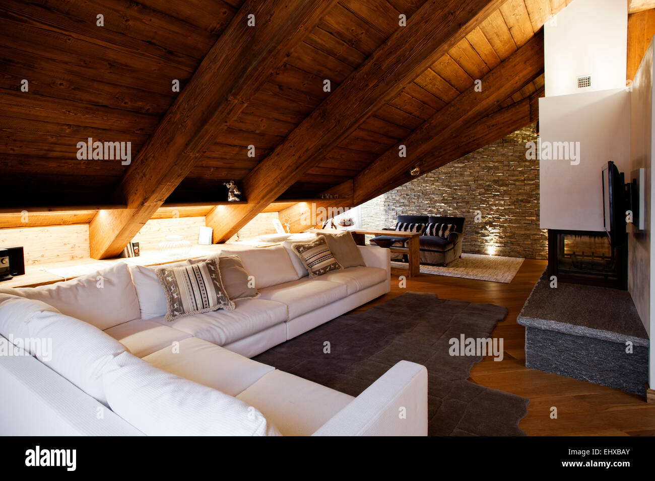 Alpine cottage hi-res stock photography and images - Alamy
