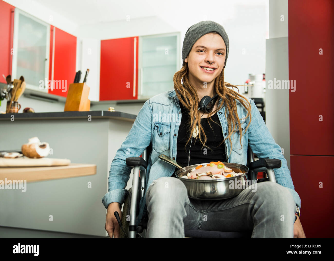 Man raw chicken hi-res stock photography and images - Alamy