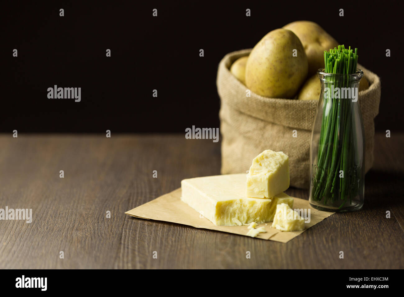 Hessian vegetable sack hi-res stock photography and images - Alamy