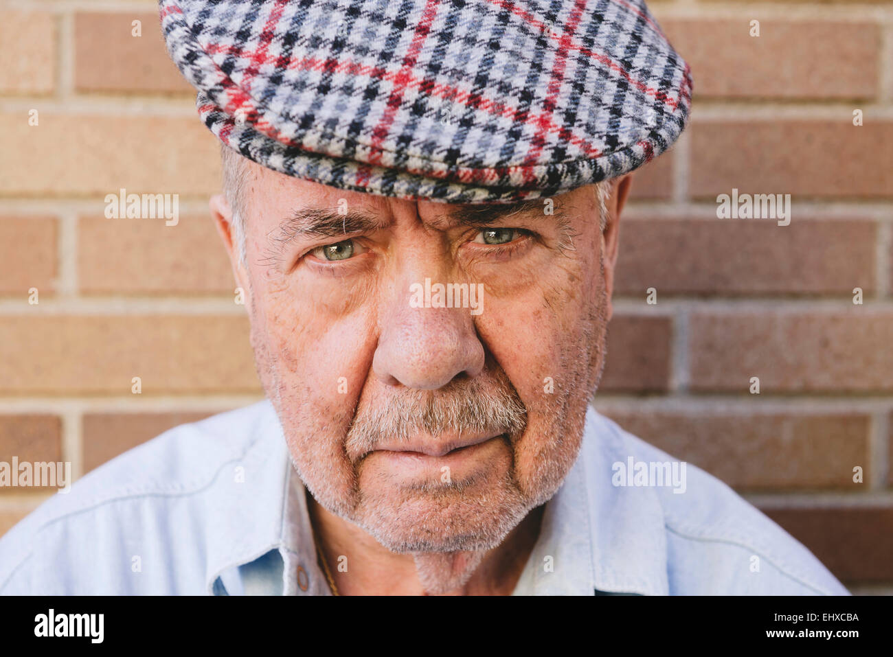 Man wearing beret hi-res stock photography and images - Alamy