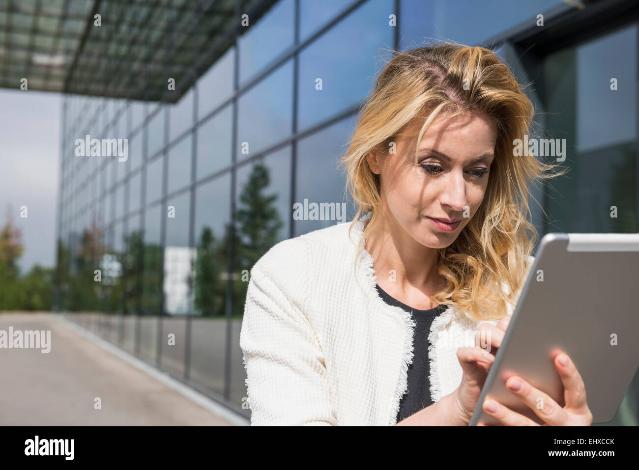 Outside computer hi-res stock photography and images - Alamy
